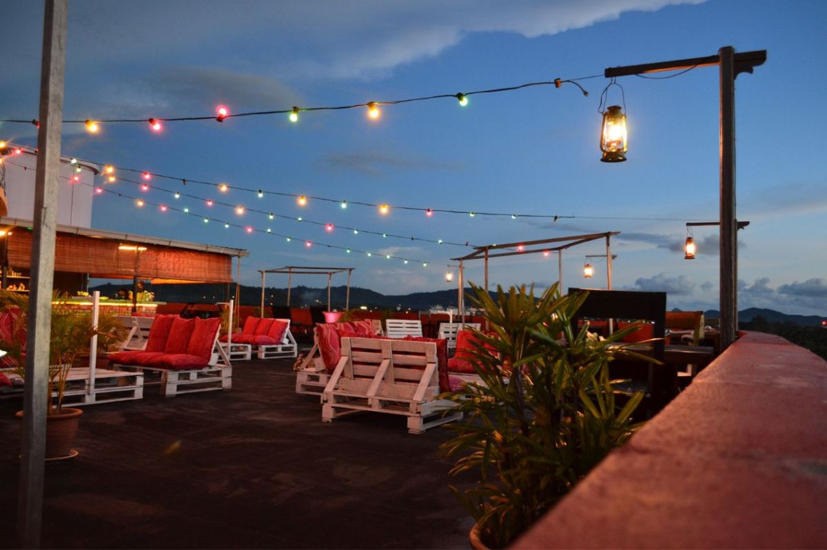 Sip Some Fine Cocktails from the Prettiest Rooftop Bars of Paris